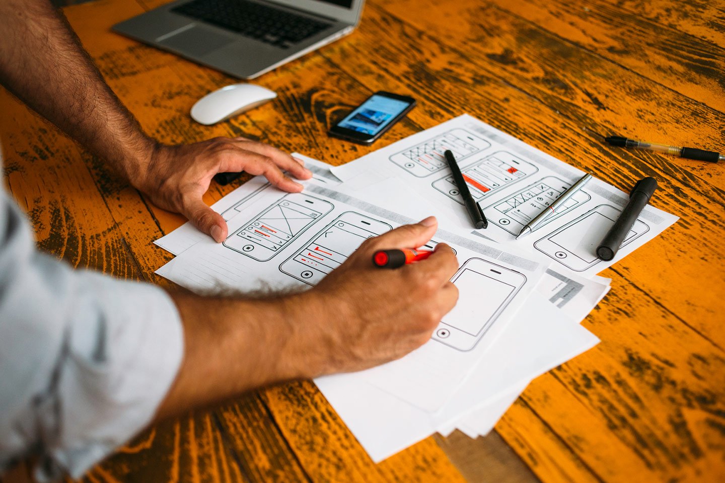 How Ecommerce Businesses Turn Clicks into Customers - Sufio How Ecommerce Businesses Turn Clicks into Customers - Sufio
