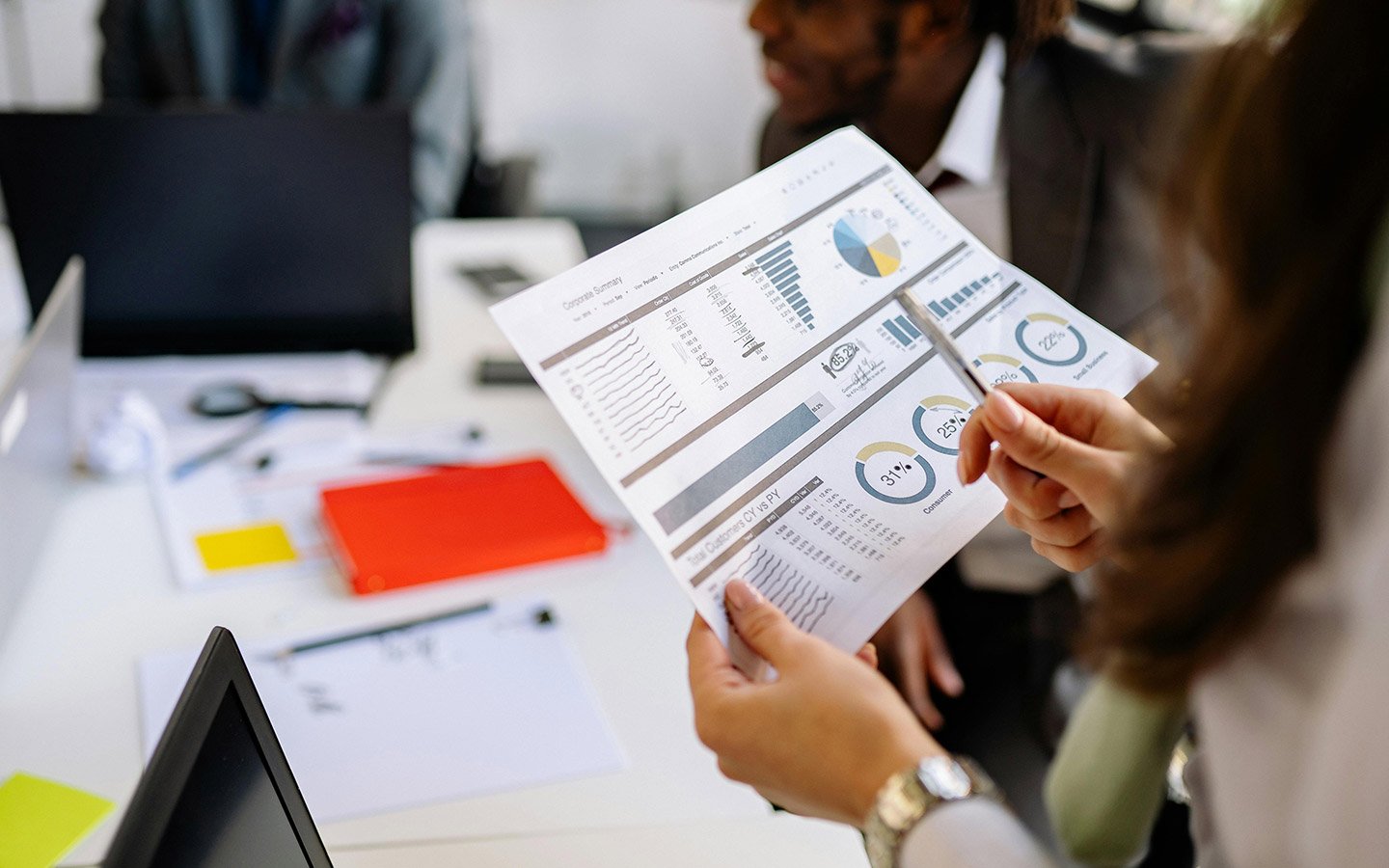 Shopify Seasonal Branding Guide: Boost Holiday Sales - Sufio